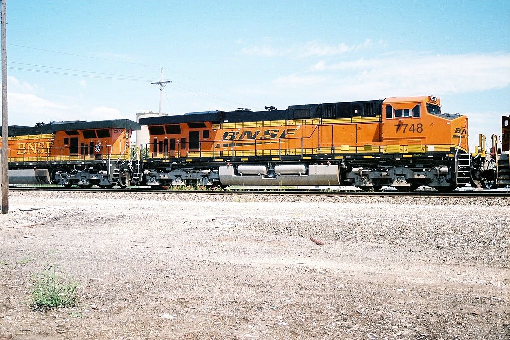 BNSF 7748 my first "speed" photo